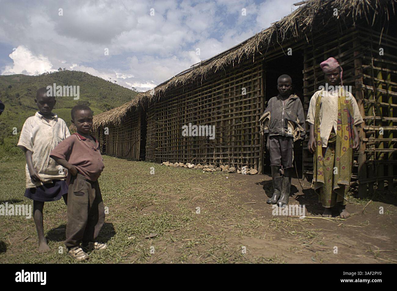 Congo children working mines hi-res stock photography and images - Alamy