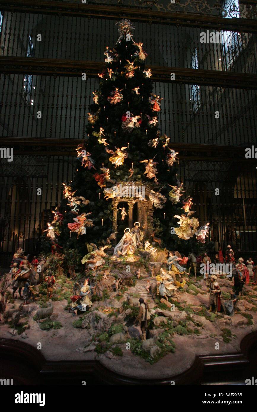 18th century neapolitan crèche hi-res stock photography and images - Alamy