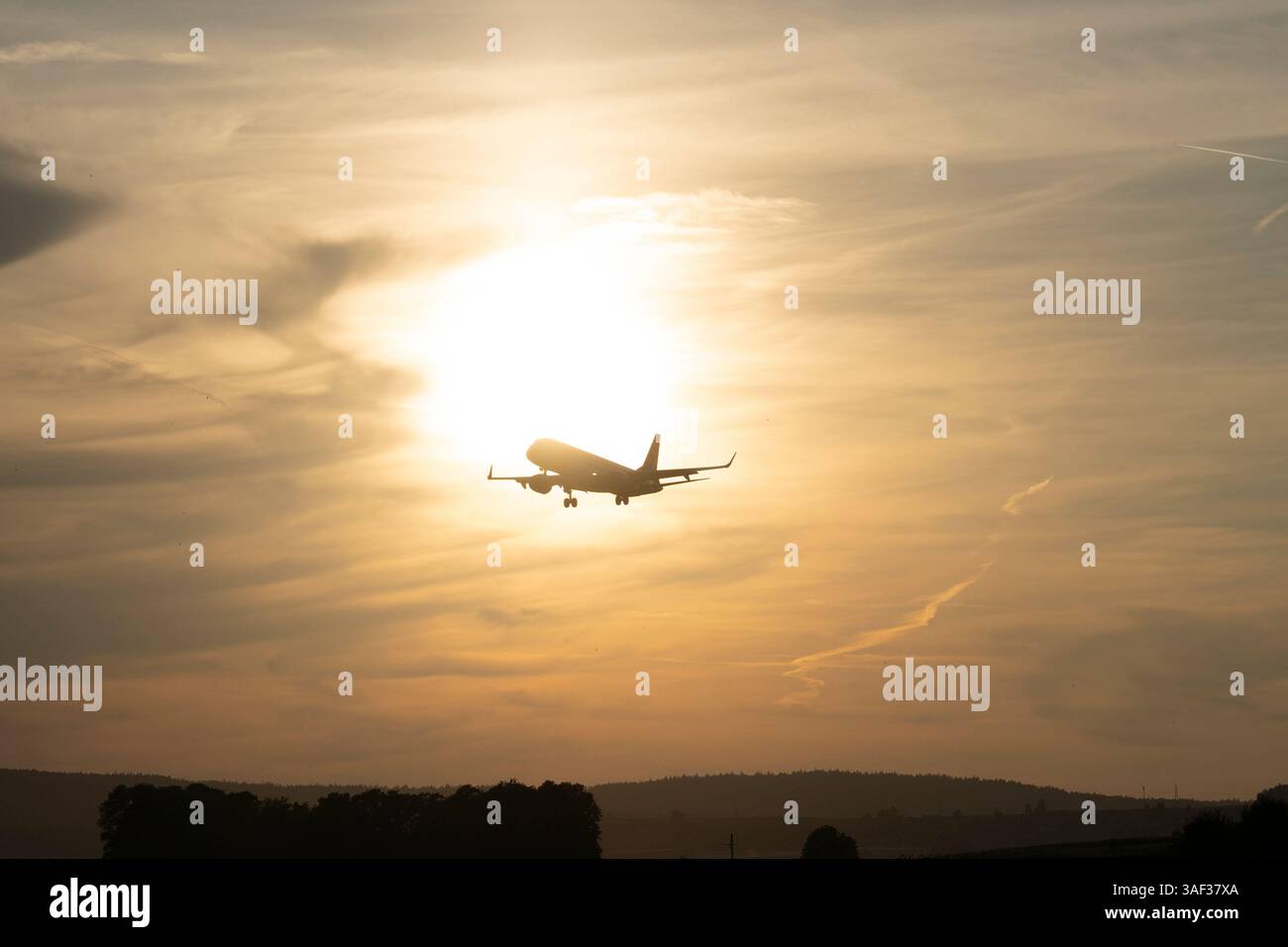 Stunning backlit silhouette hi-res stock photography and images - Alamy