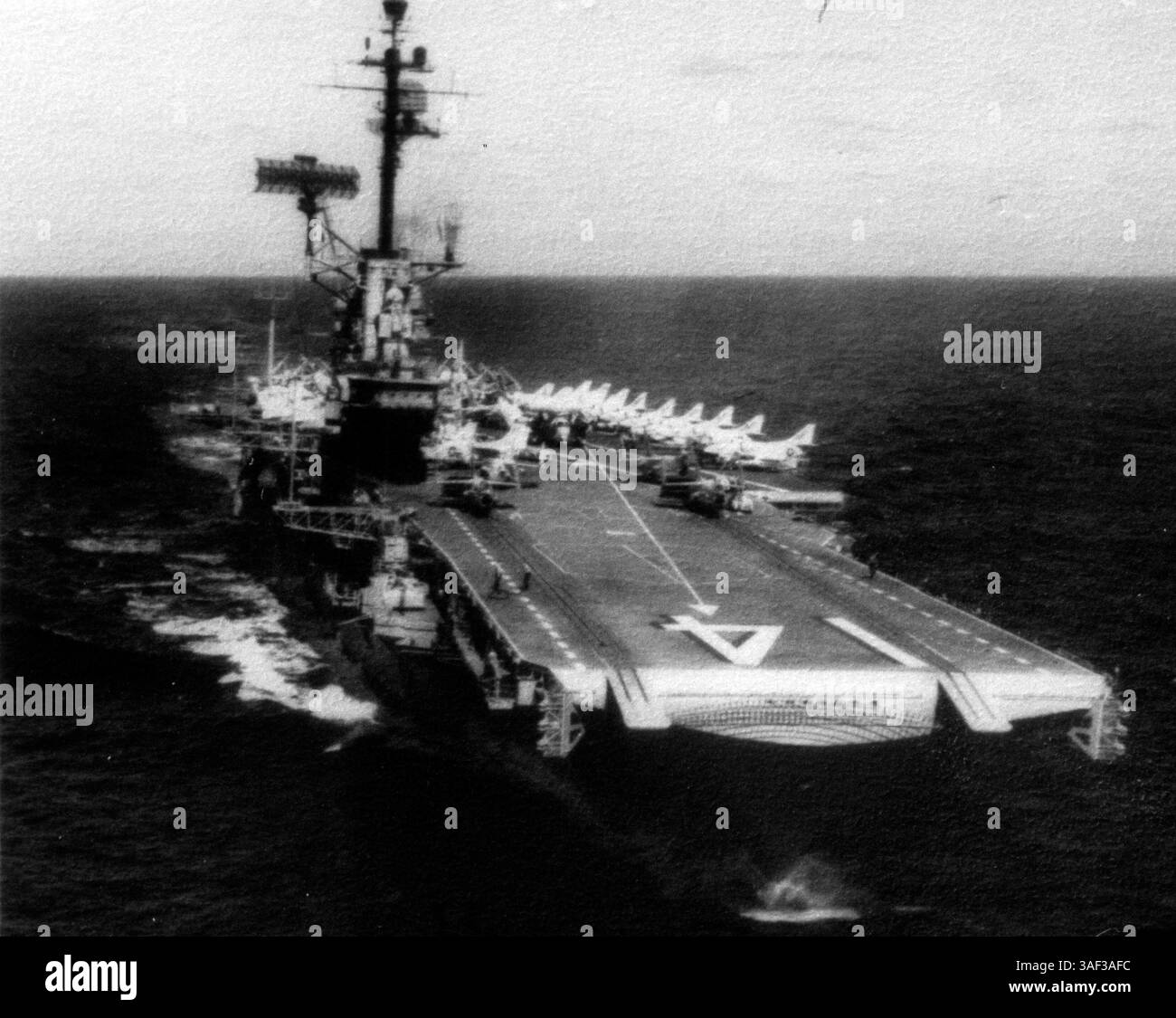 Aug 04, 1964; Tonkin Gulf, VIETNAM; Military men during the Tonkin Gulf ...