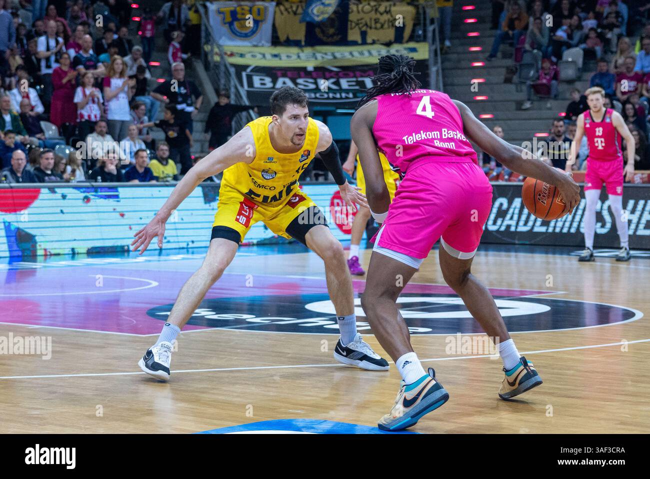 Bonn, Deutschland. 06th Apr, 2025. Alen Pjanic (EWE Baskets Oldenburg ...
