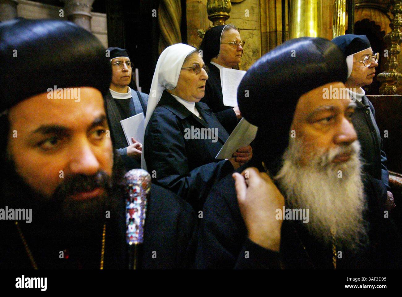 Apr 06, 2005; Jerusalem, ISRAEL; Catholic nuns pray as they are seen in ...