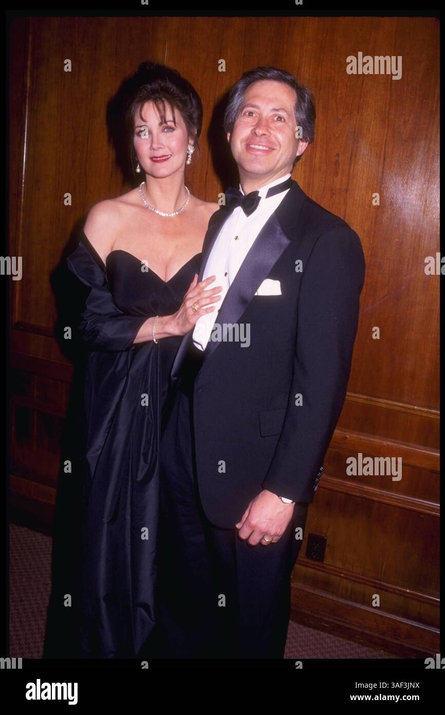 March 10, 1995; Hollywood, CA, UsA; TV's 'Wonderwoman,' actress LYNDA ...