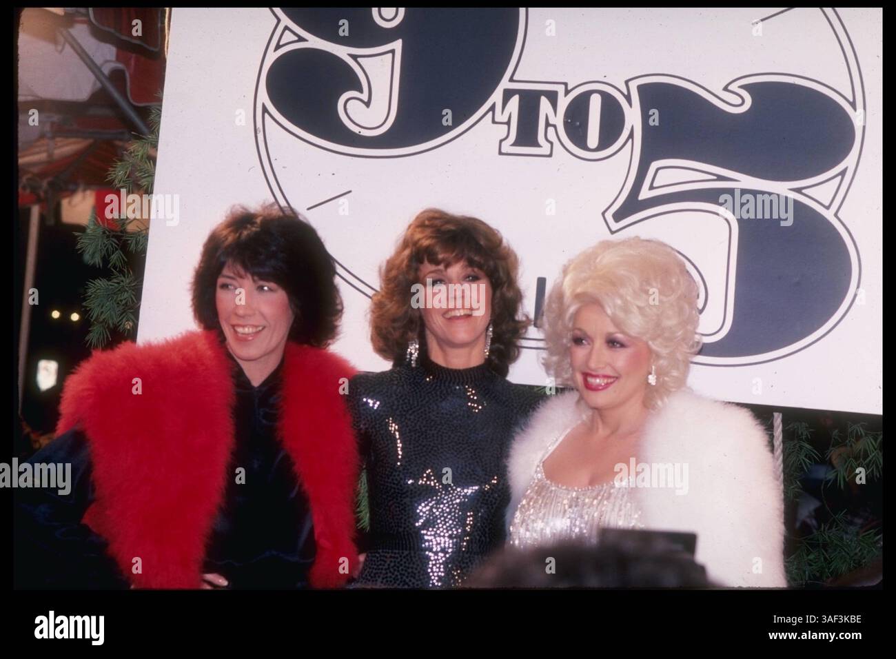 Premiere of ''9 to 5' 1970 - Office satire about three female ...