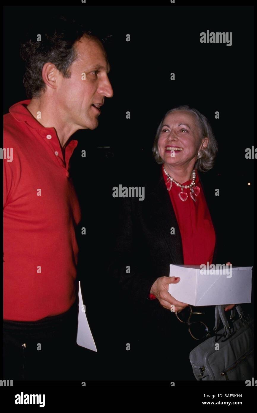 Daniel travanti hi-res stock photography and images - Alamy