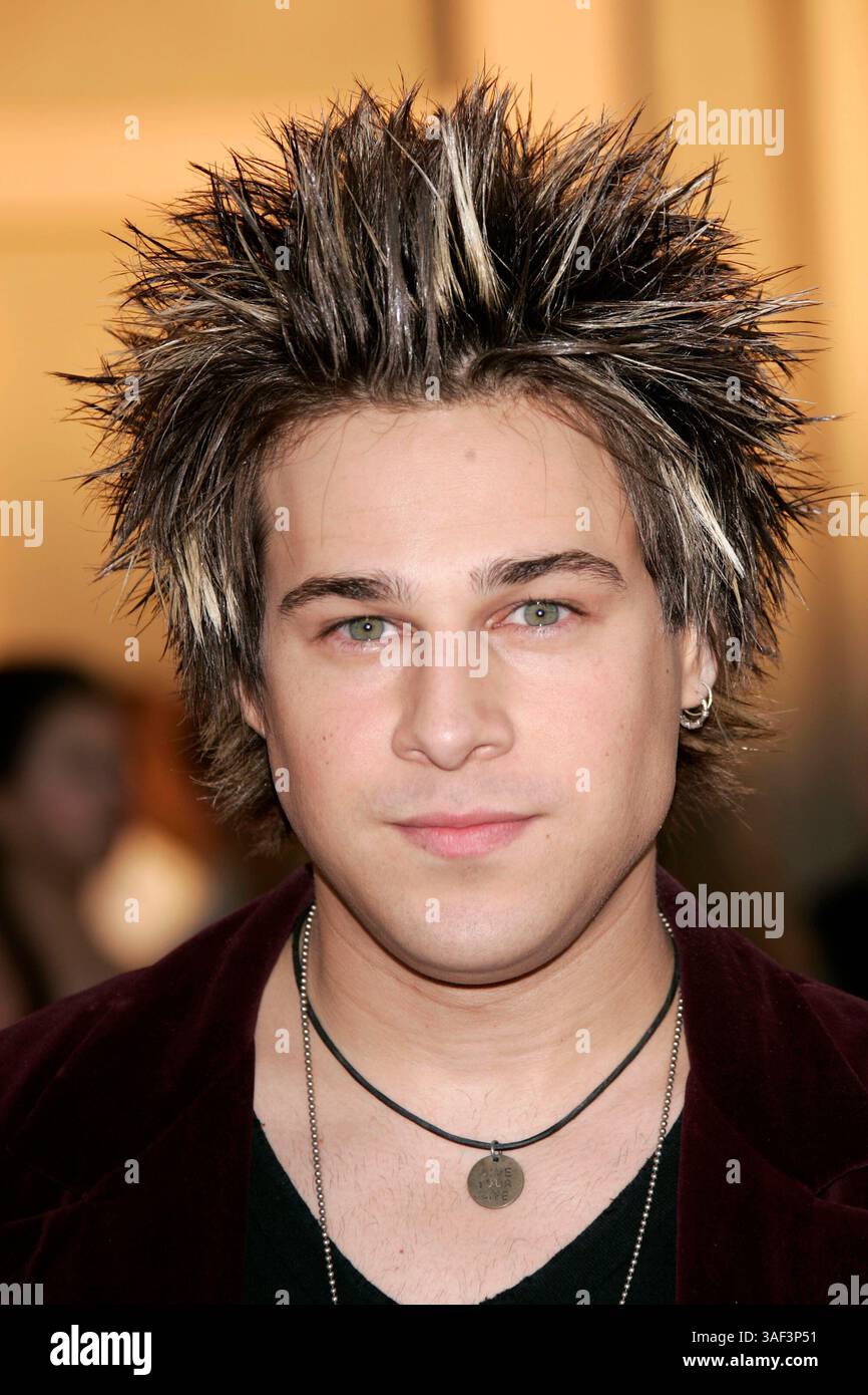 Nov 22, 2005; Los Angeles, CA, USA Singer RYAN CABRERA arriving for the ...