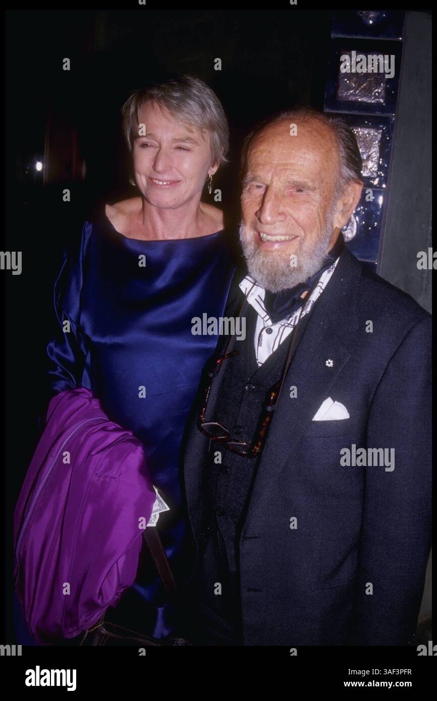 October 25, 1999; Hollywood, CA, USA; Actor HUME CRONYN and wife SUSAN ...