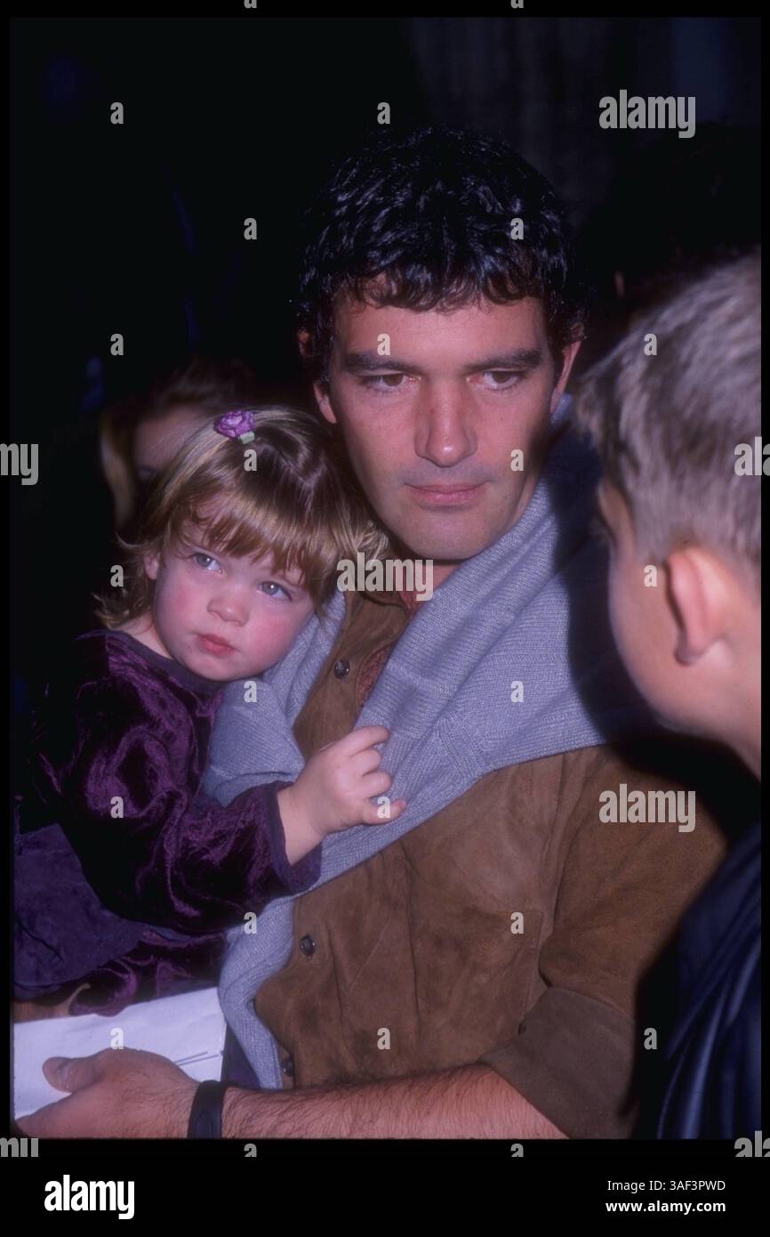 November 14, 1998; Hollywood, CA, USA; Actor ANTONIO BANDERAS and ...