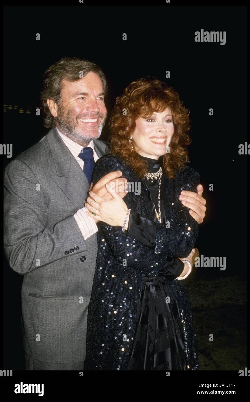 1986; Hollywood, Ca, USA; Actor ROBERT WAGNER and his wife JILL ST.JOHN ...
