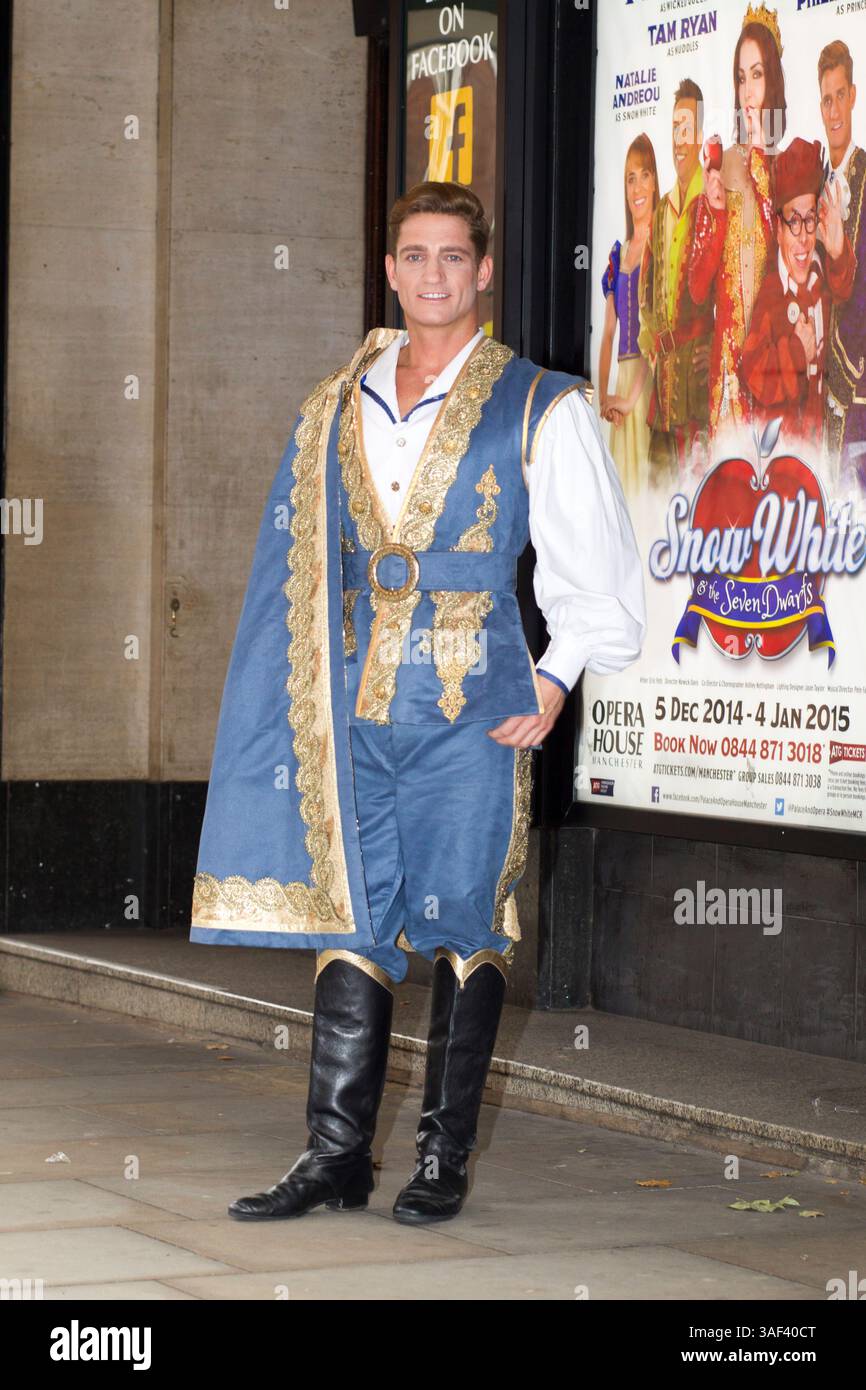 Philip Olivier attends photocall for "Snow White" pantomime at the ...