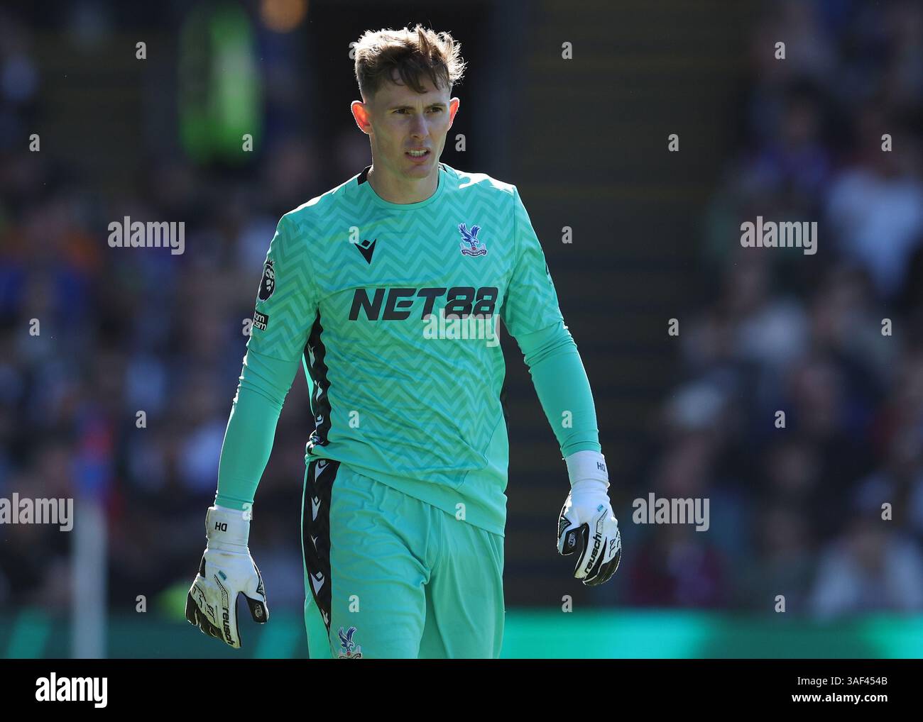 London, UK. 5th Apr, 2025. Dean Henderson of Crystal Palace during the ...