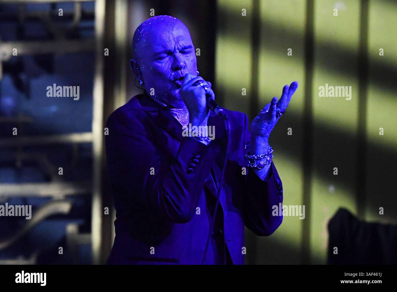 LONDON, ENGLAND - APRIL 06: Gavin Friday performing at EartH on April ...