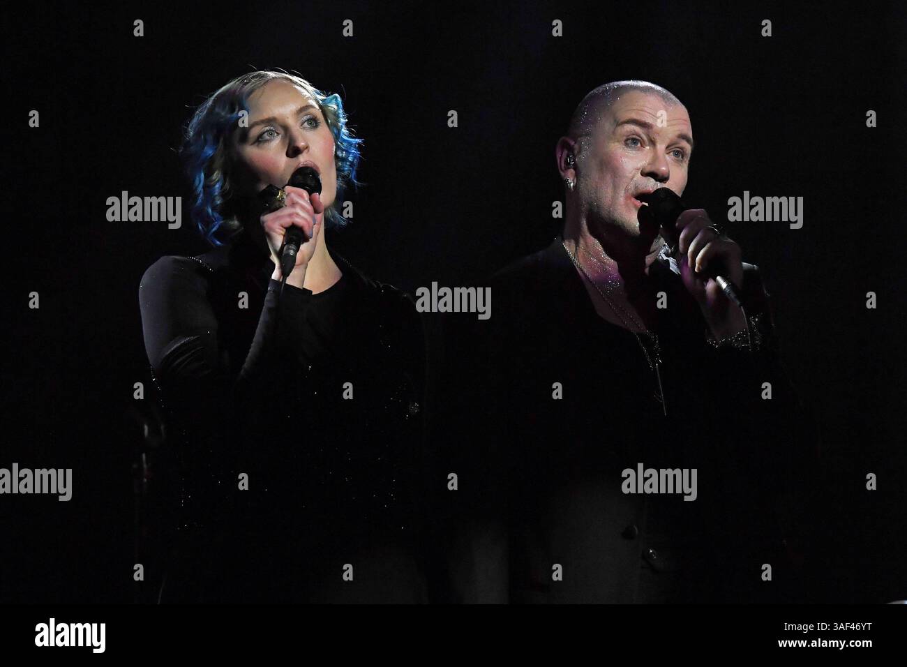 LONDON, ENGLAND - APRIL 06: Gavin Friday performing at EartH on April ...