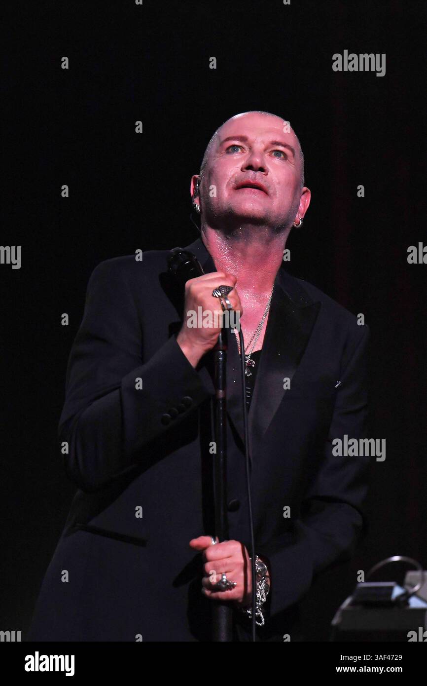 LONDON, ENGLAND - APRIL 06: Gavin Friday performing at EartH on April ...