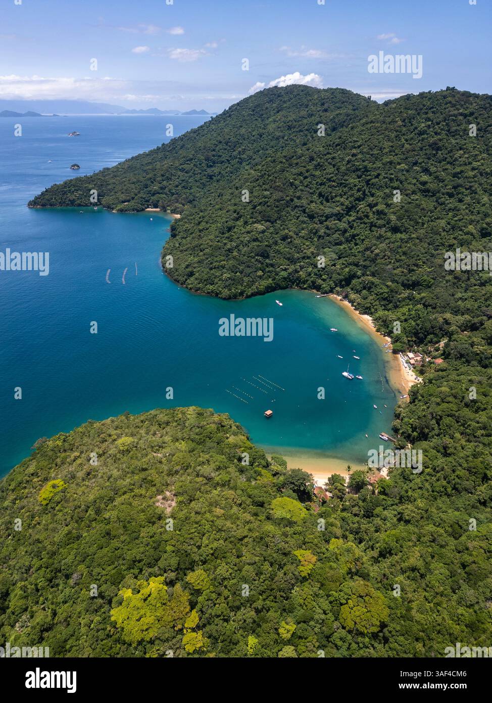 Beautiful aerial view to emerald water beaches and green rainforest ...