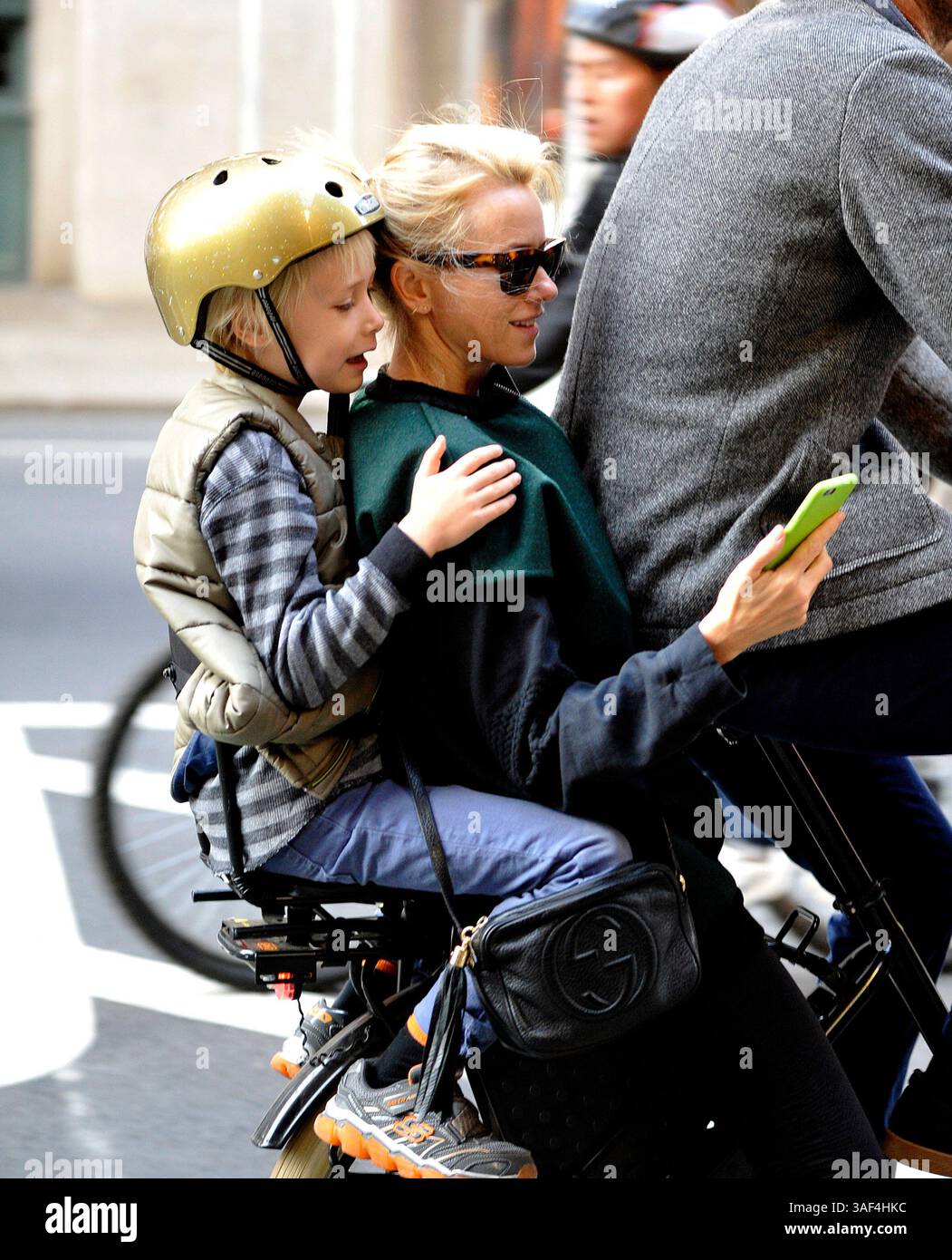 Naomi Watts and Liev Schreiber take their sons Sam and Sasha to school ...