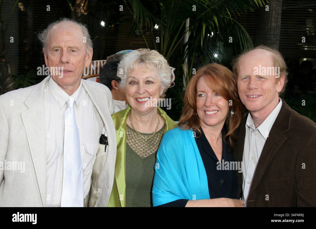 May 23 2005 Universal City Ca Usa Director Ron Howard And Wife