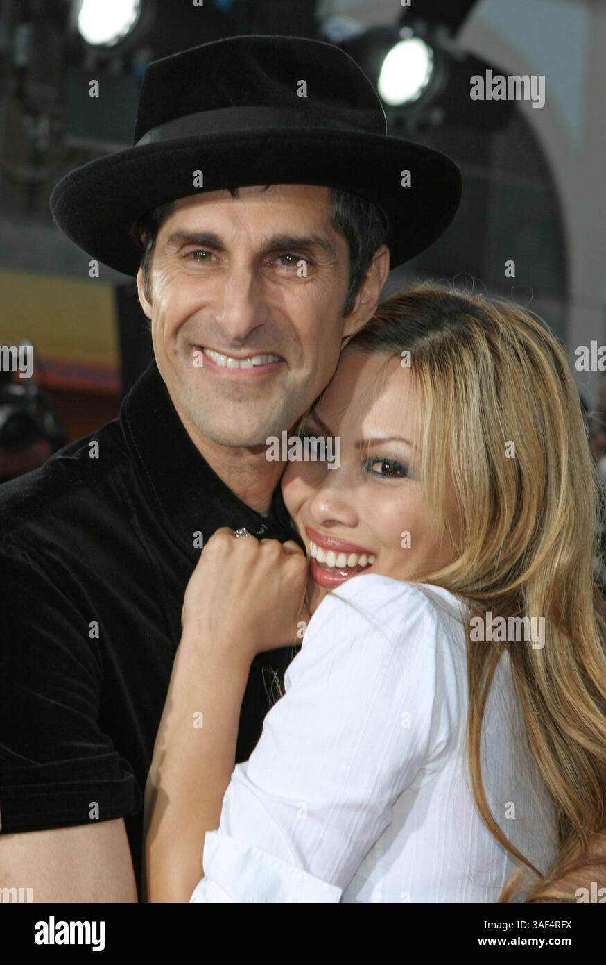 Perry farrell and wife etty farrell hi-res stock photography and images ...