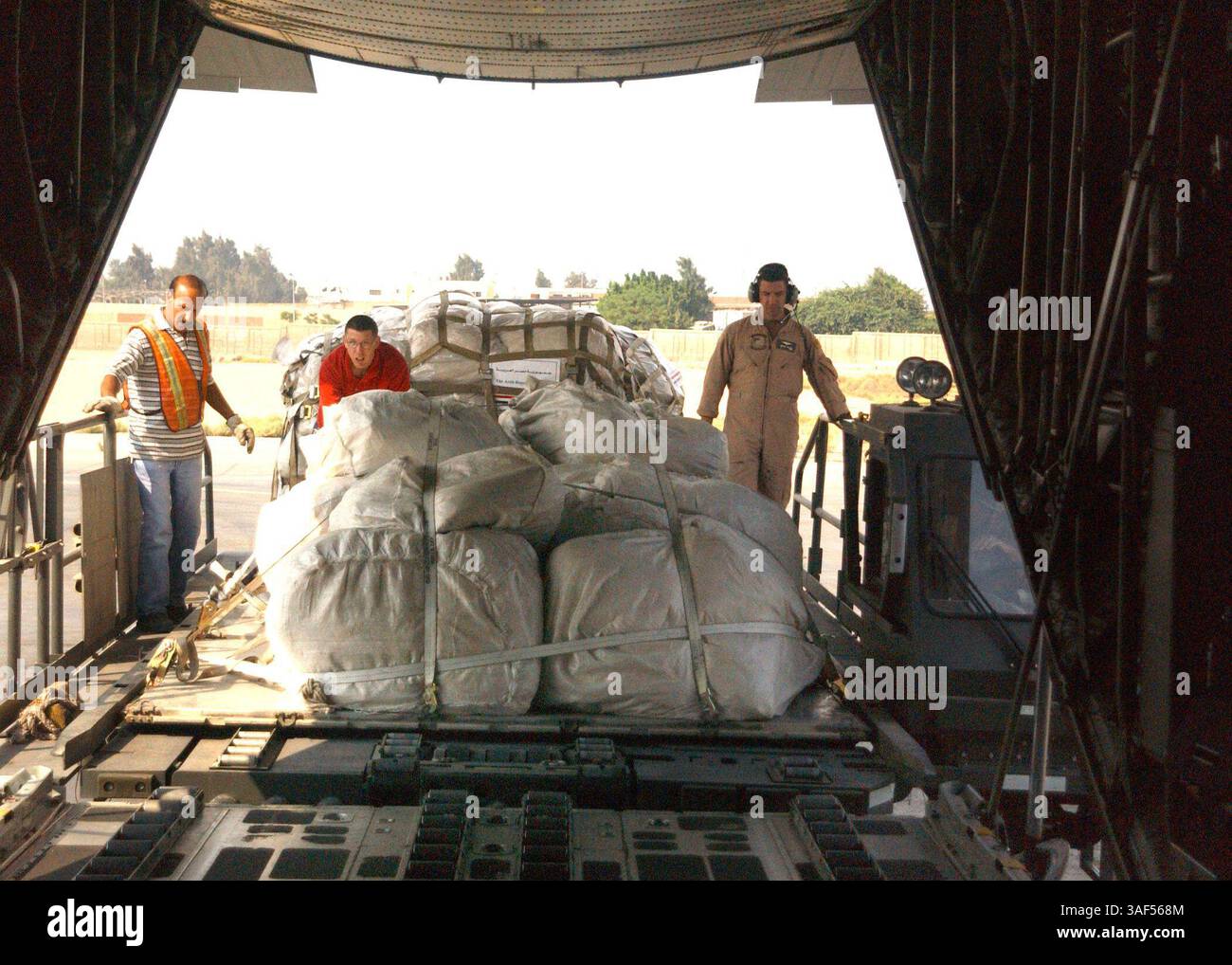 Oct 21, 2005; Cairo, EGYPT; Aviation Ordnanceman 3rd Class Wayne Patton ...