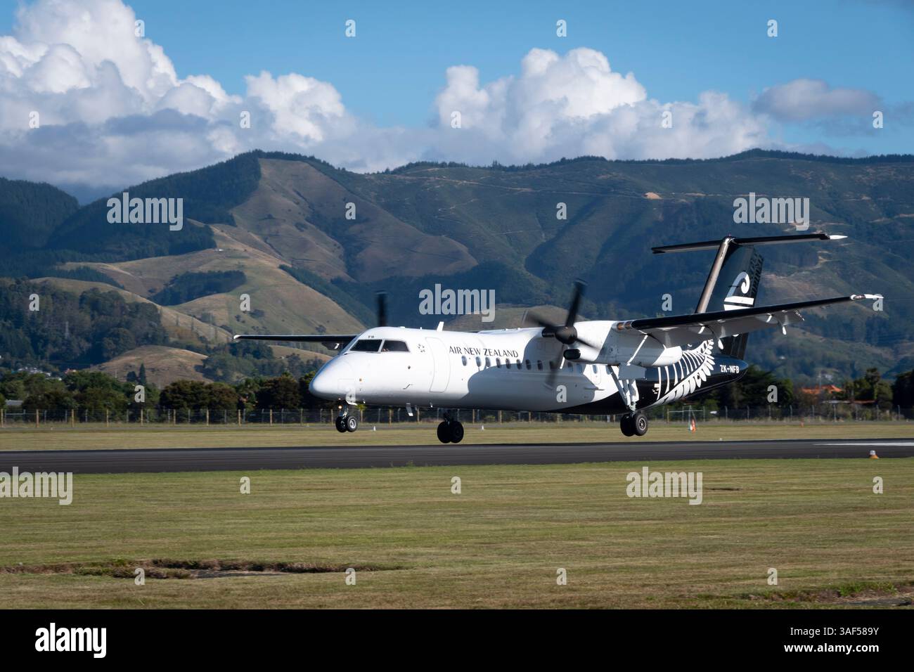 De Havilland Canada DHC-8-300, Dash8-300 aircraft landing at Nelson ...