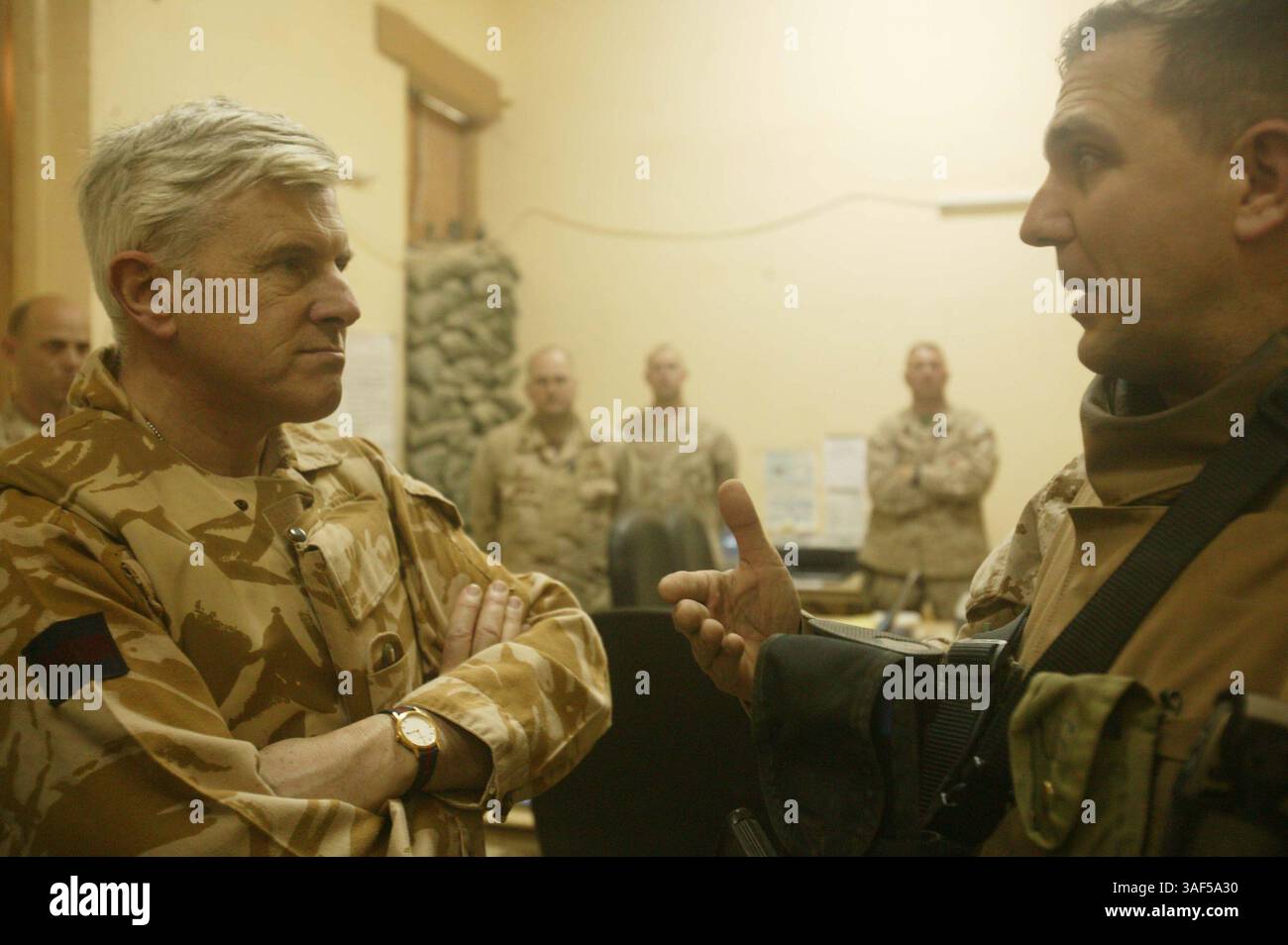 Mar 03, 2005; Fallujah, Iraq; Great Britain Lt. Gen JOHN KISZELY (left ...