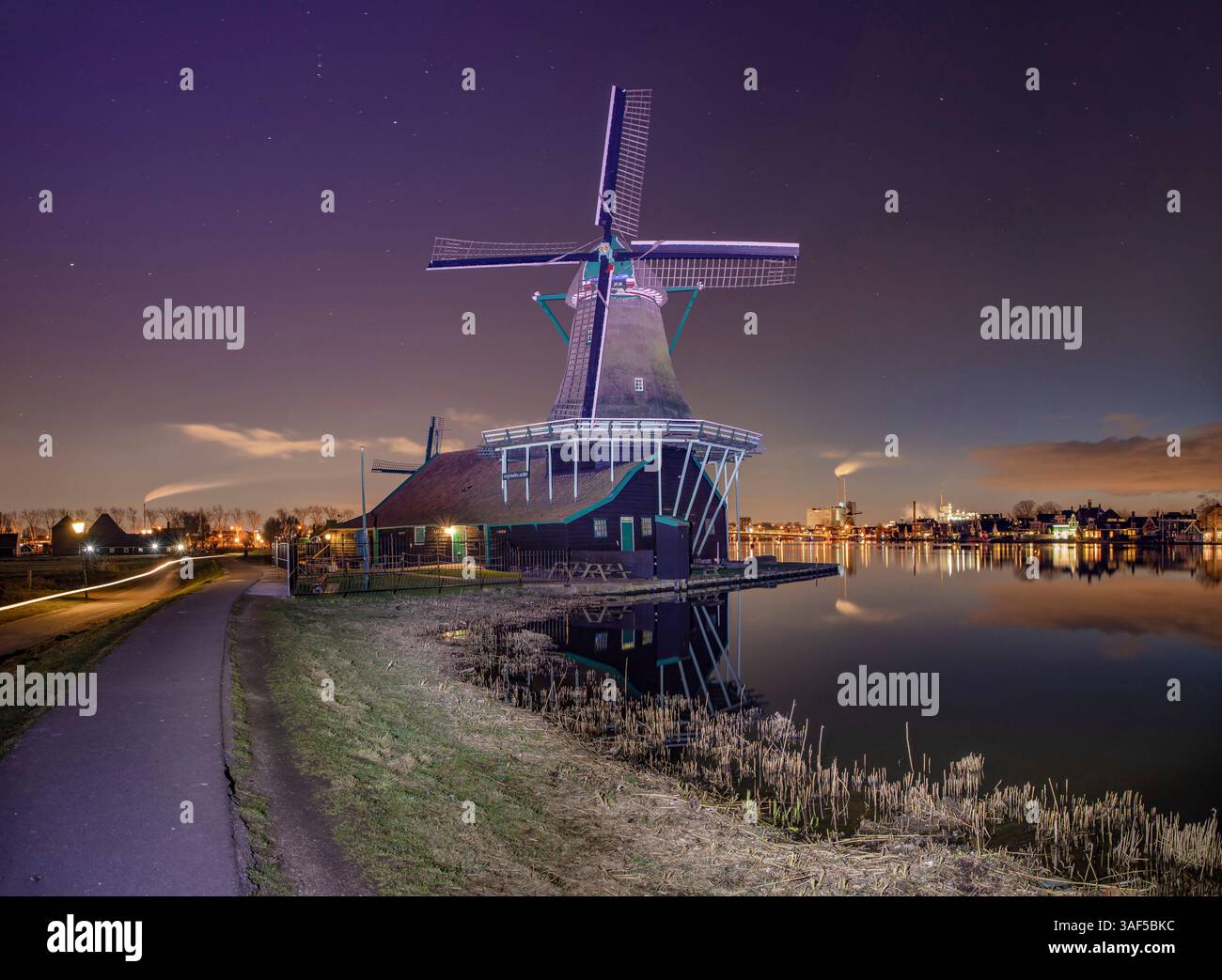 Paint mill De Kat in floodlight, Zaandam, , Noord-Holland, Netherlands ...