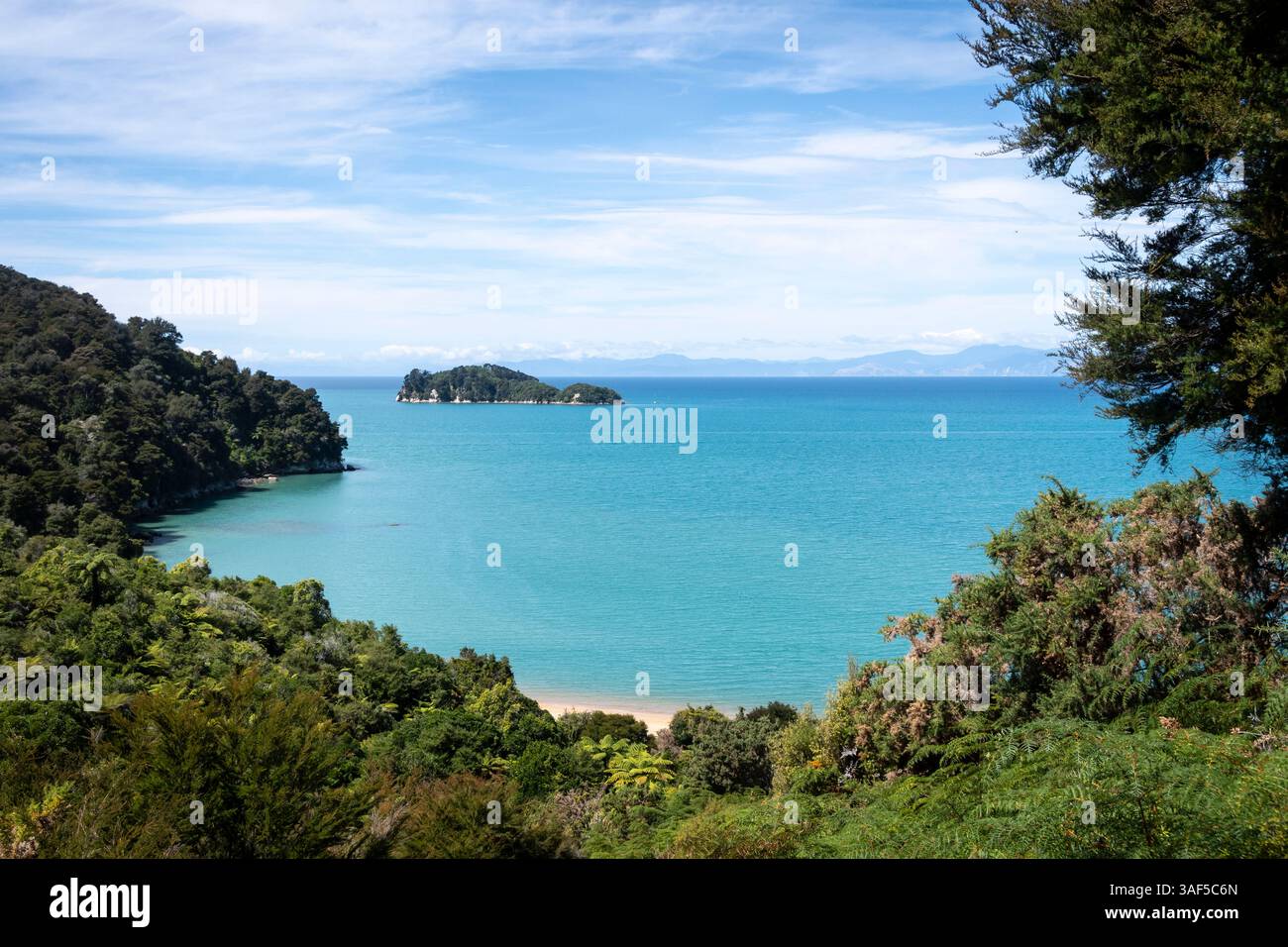 Coquille Bay and Fisherman Island, Abel Tasman National Park, Tasman ...