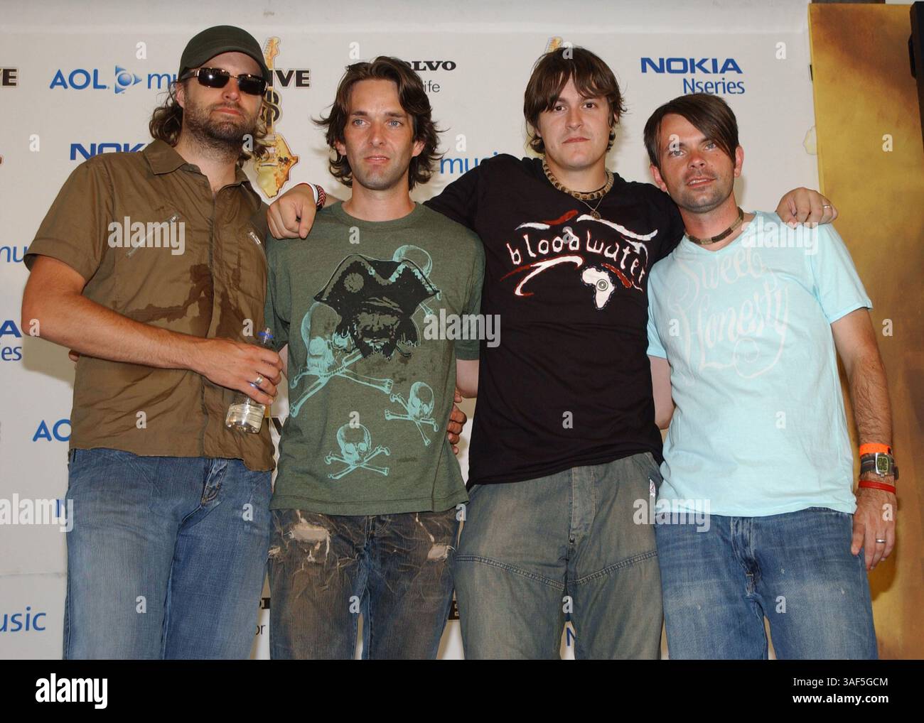 Jars of clay band hi-res stock photography and images - Alamy