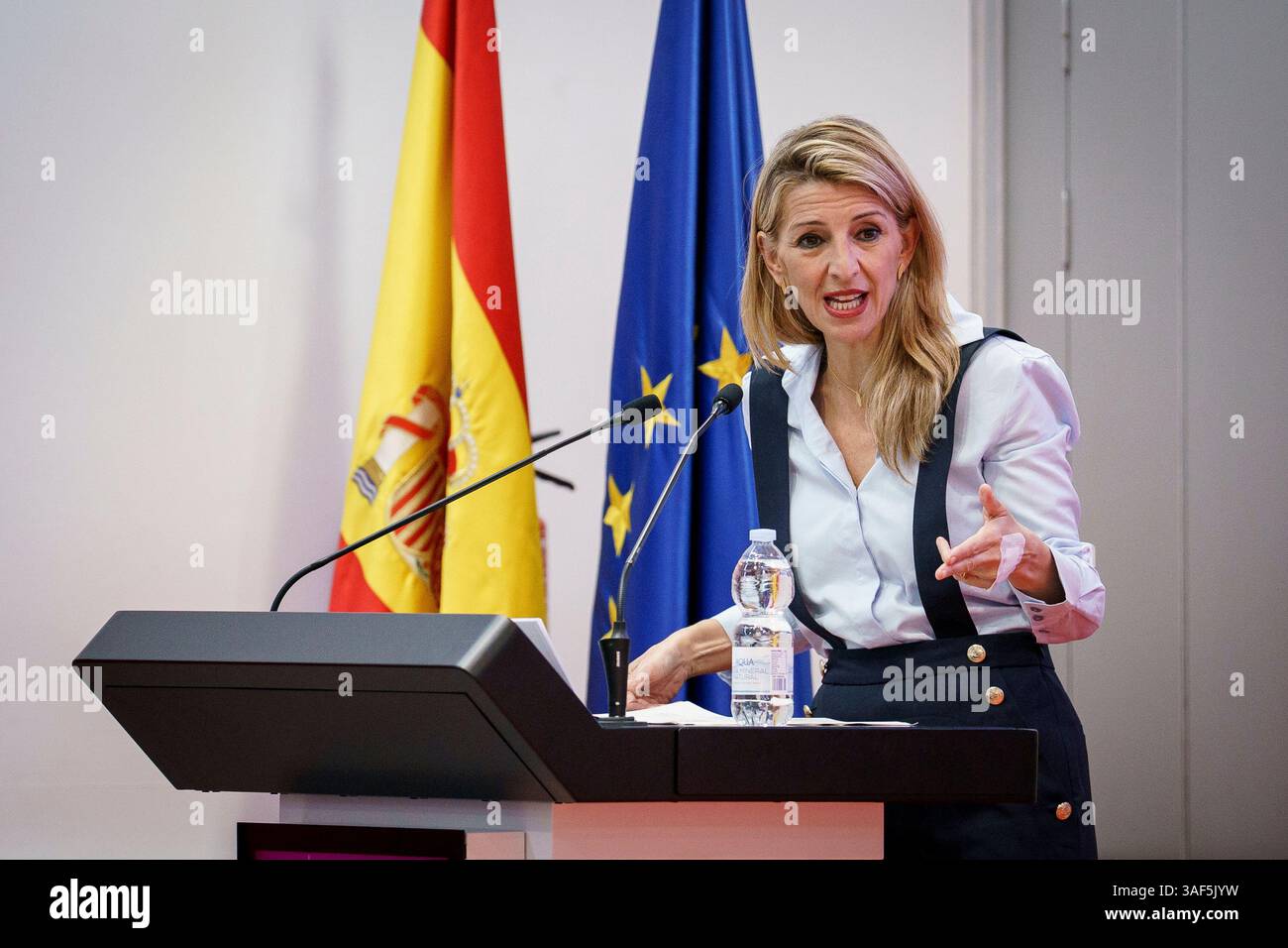 The Second Vice-President and Minister of Labor and Social Economy ...