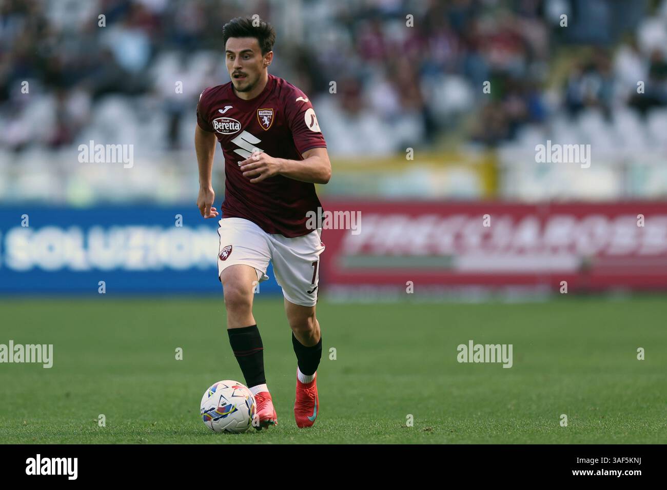 Torino, Italy. 06th Apr, 2025. Eljif Elmas of Torino Fc in action ...