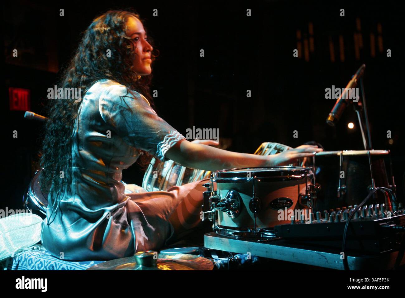 Apr 25, 2005; New York, NY, USA; SUPHALA performing at Joe's Pub on ...