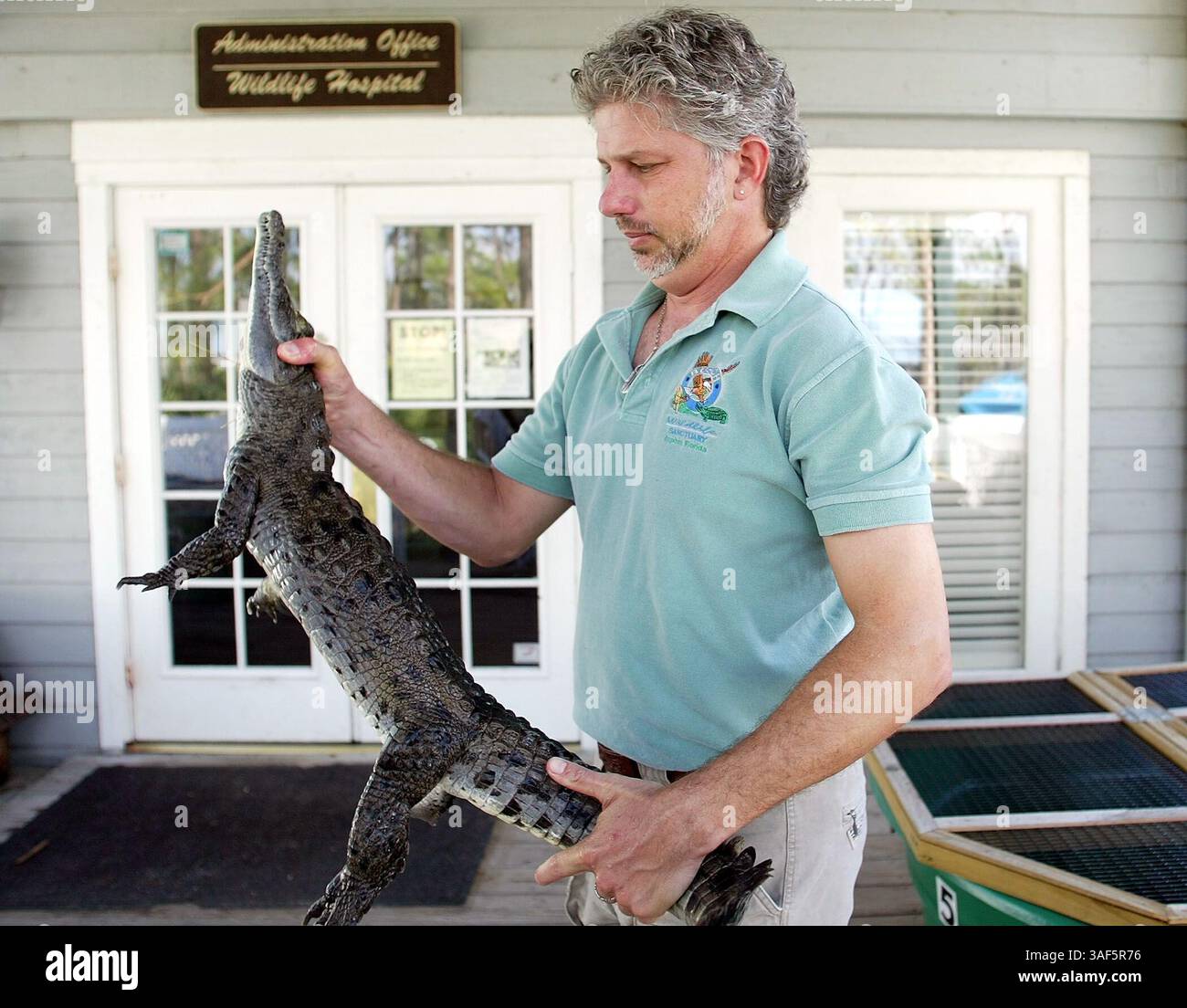 Willing to relocate hi-res stock photography and images - Alamy