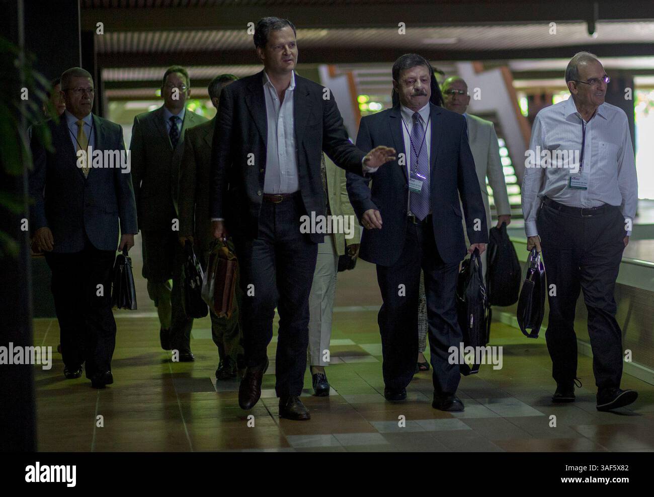 Generales en las fuerzas armadas hi-res stock photography and images ...