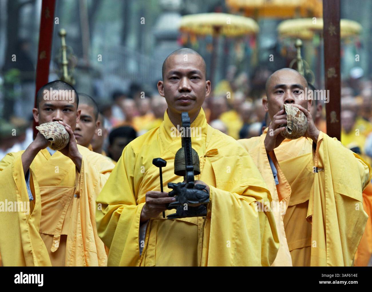 Thich nhát hanh hi-res stock photography and images - Alamy