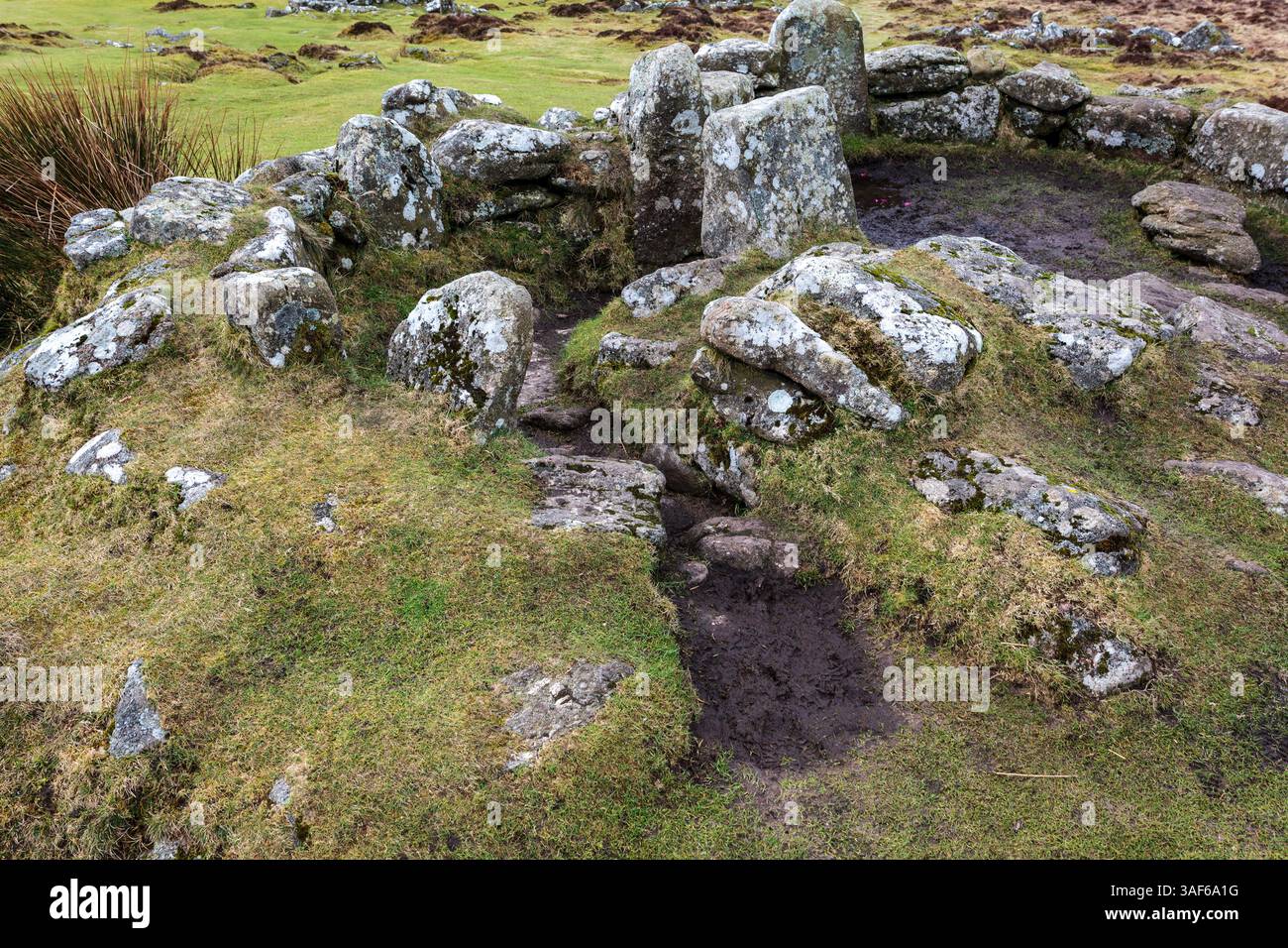 Grimspound, Dartmoor: Late bronze-age – circa 1450 BCE – 700 BCE ...