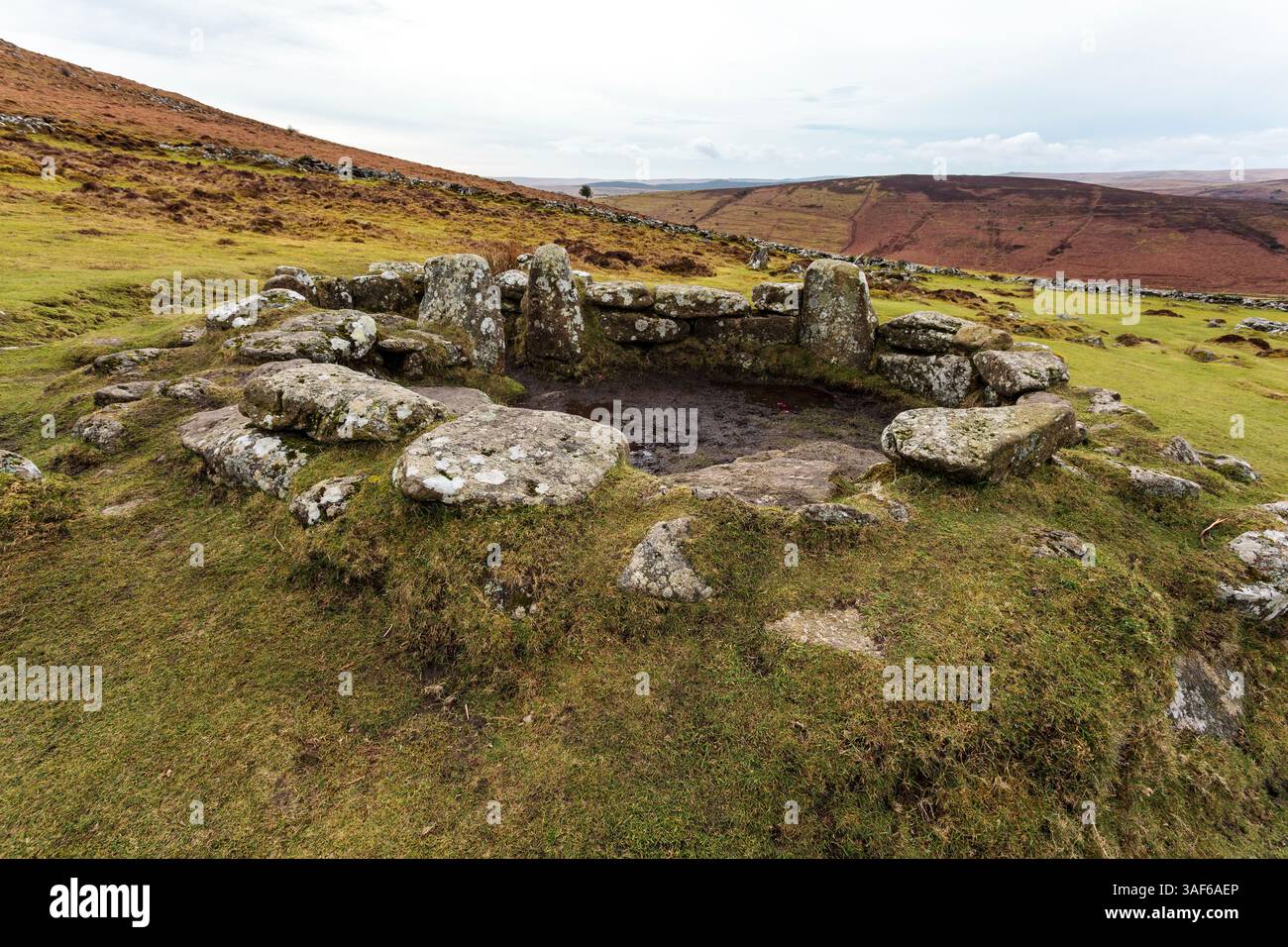 Grimspound, Dartmoor: Late bronze-age – circa 1450 BCE – 700 BCE ...