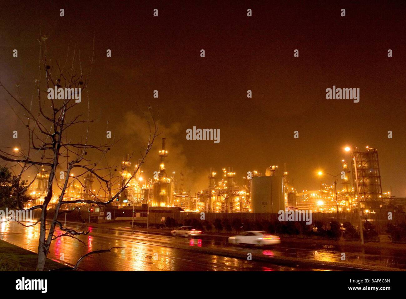 Mar 19, 2005; Long Beach, CA, USA; The Conoco Philips Oil Refinery at ...