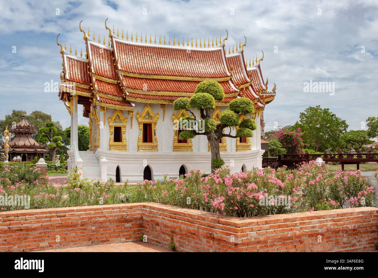 Colorful golden detailed architecture of a pavilion pagoda building ...