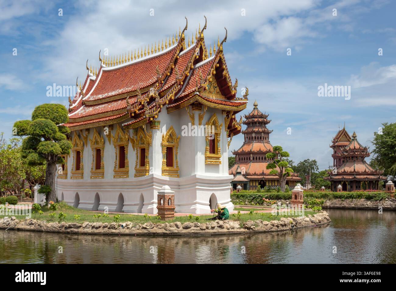 Colorful golden detailed architecture of a pavilion pagoda building ...