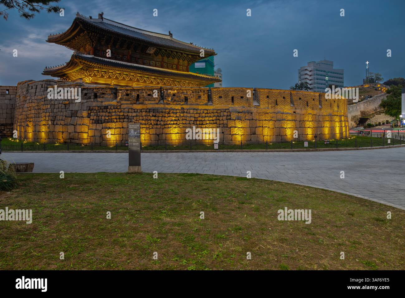 Blue hour at the illuminated Dongdaemun Gate which is a major landmark ...