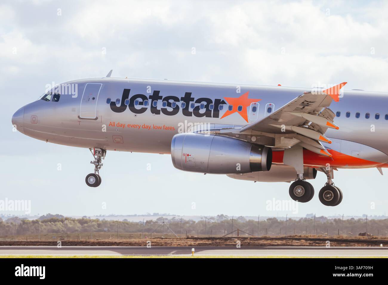 MELBOURNE, AUSTRALIA - MARCH 29: A Jetstar Airbus A320-251N lands at ...