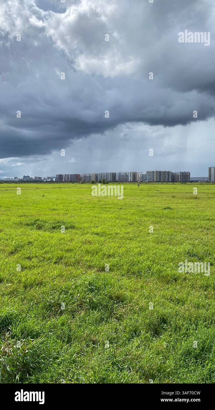 Rainy atmosphere in urban housing hi-res stock photography and images ...