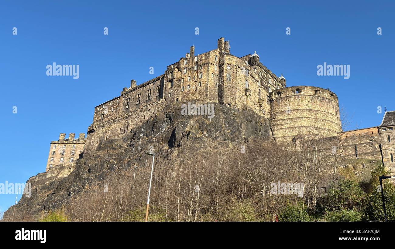 Edinburgh Castle. Urban city view old town buildings period style ...