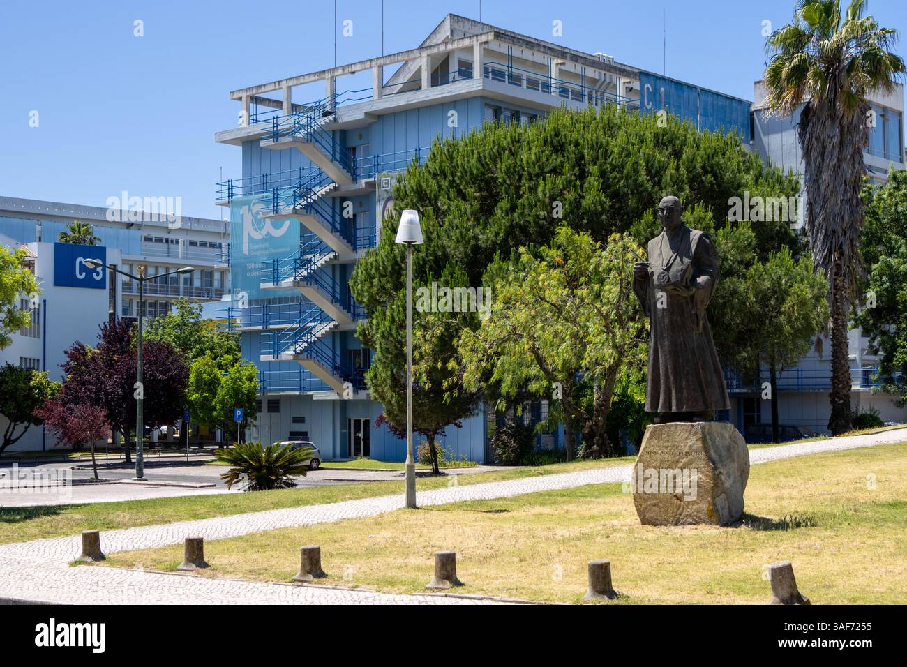Commemorative statue of bento de jesus caraca, a prominent portuguese ...