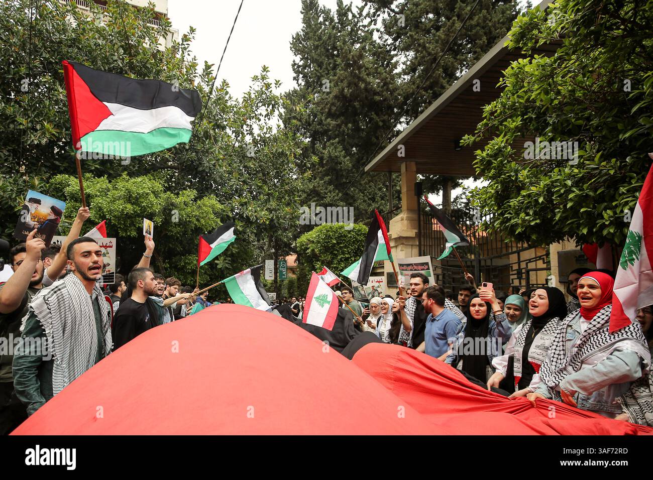 Beirut, Beirut, Lebanon. 7th Apr, 2025. Students of the Lebanese ...