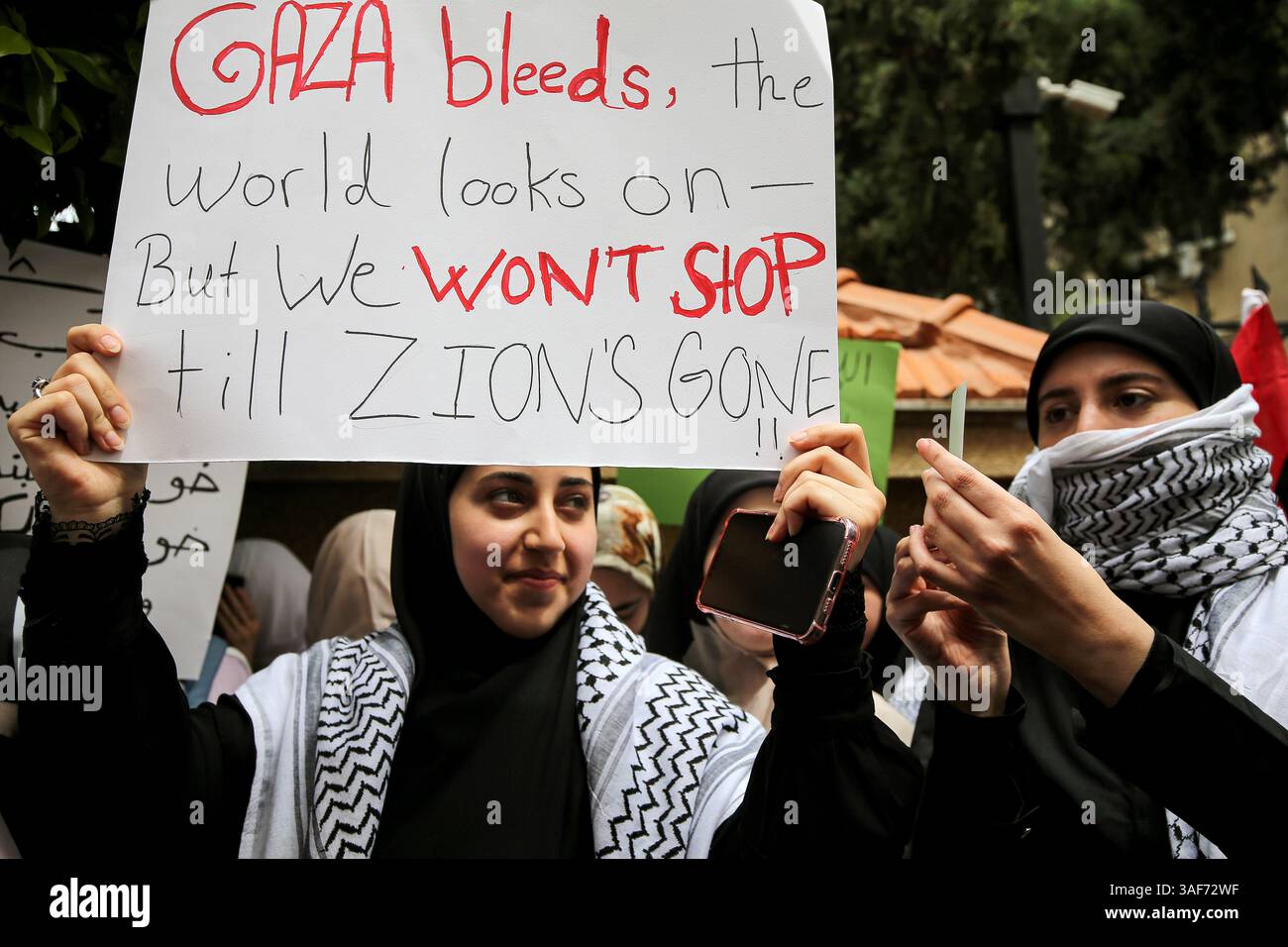 Beirut, Beirut, Lebanon. 7th Apr, 2025. Students of the Lebanese ...