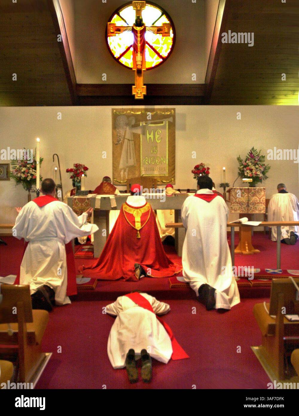 HT 139320 - - DELIVER TO: RELIGION - - 4/20/2002 - - CAPTION INFO: Dr ...
