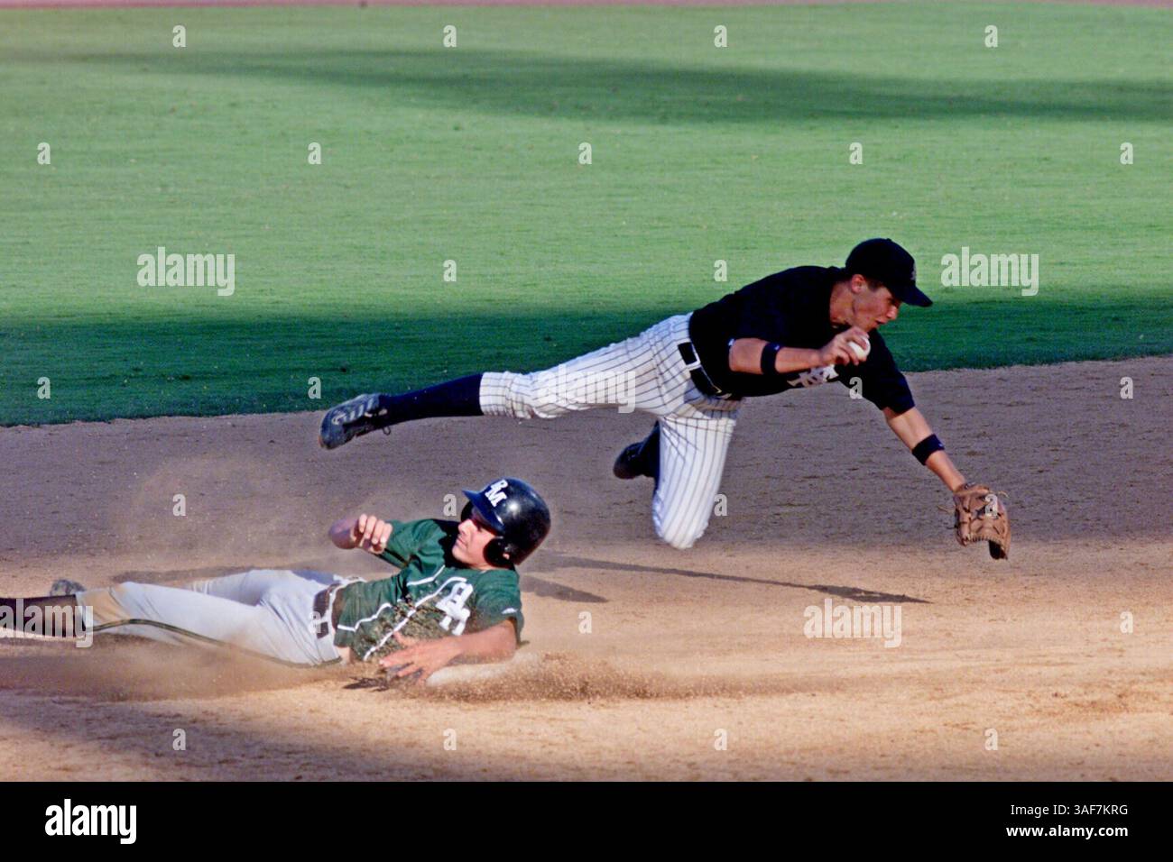 TP.104017.- DELIVER TO:.Sports.- 5/15/2000.- Tampa.- CAPTION INFO ...