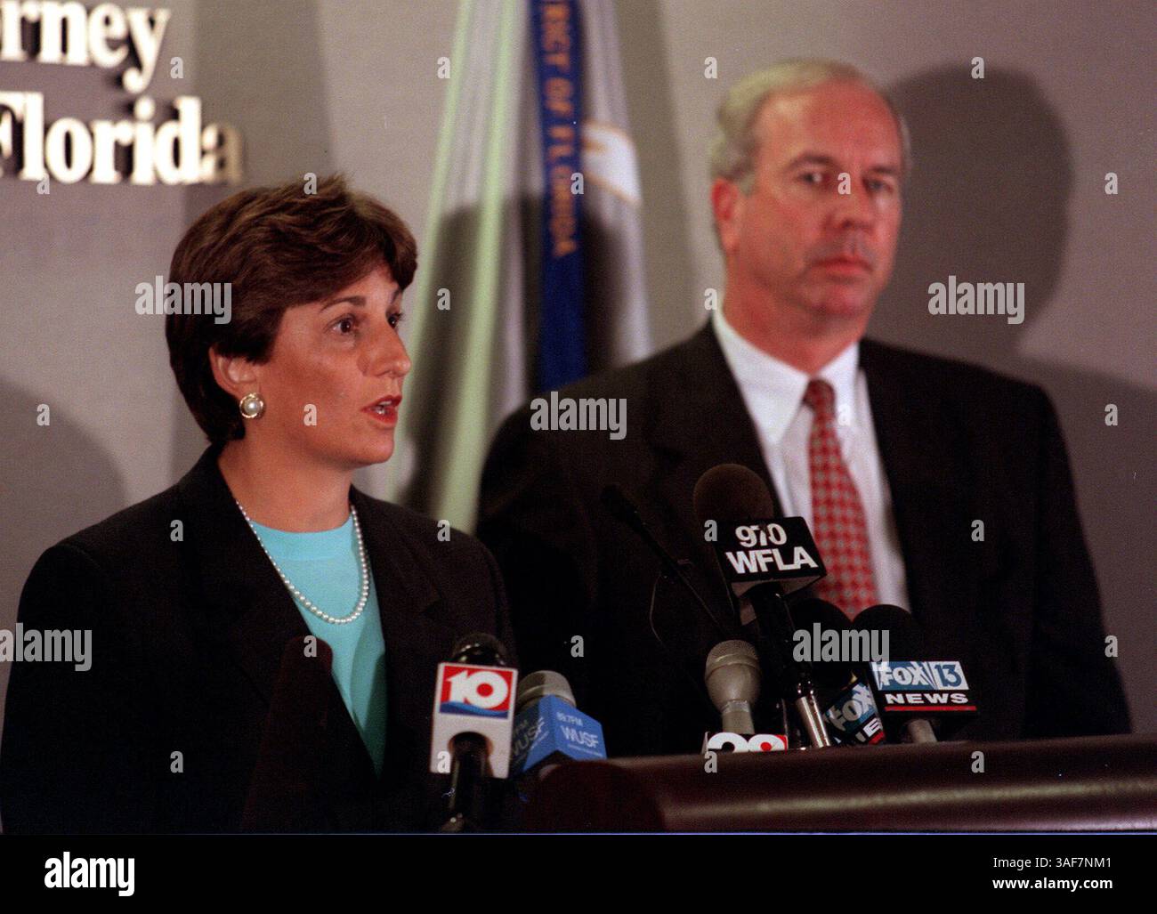 TP.105694.- DELIVER TO:.Tampa Desk.- 6/14/2000.- Tampa.- CAPTION INFO ...