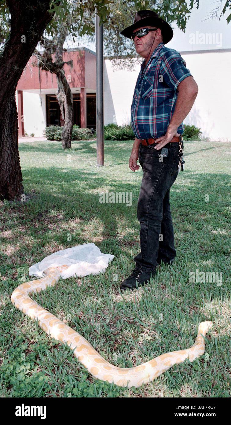 Latest snake story hi-res stock photography and images - Alamy